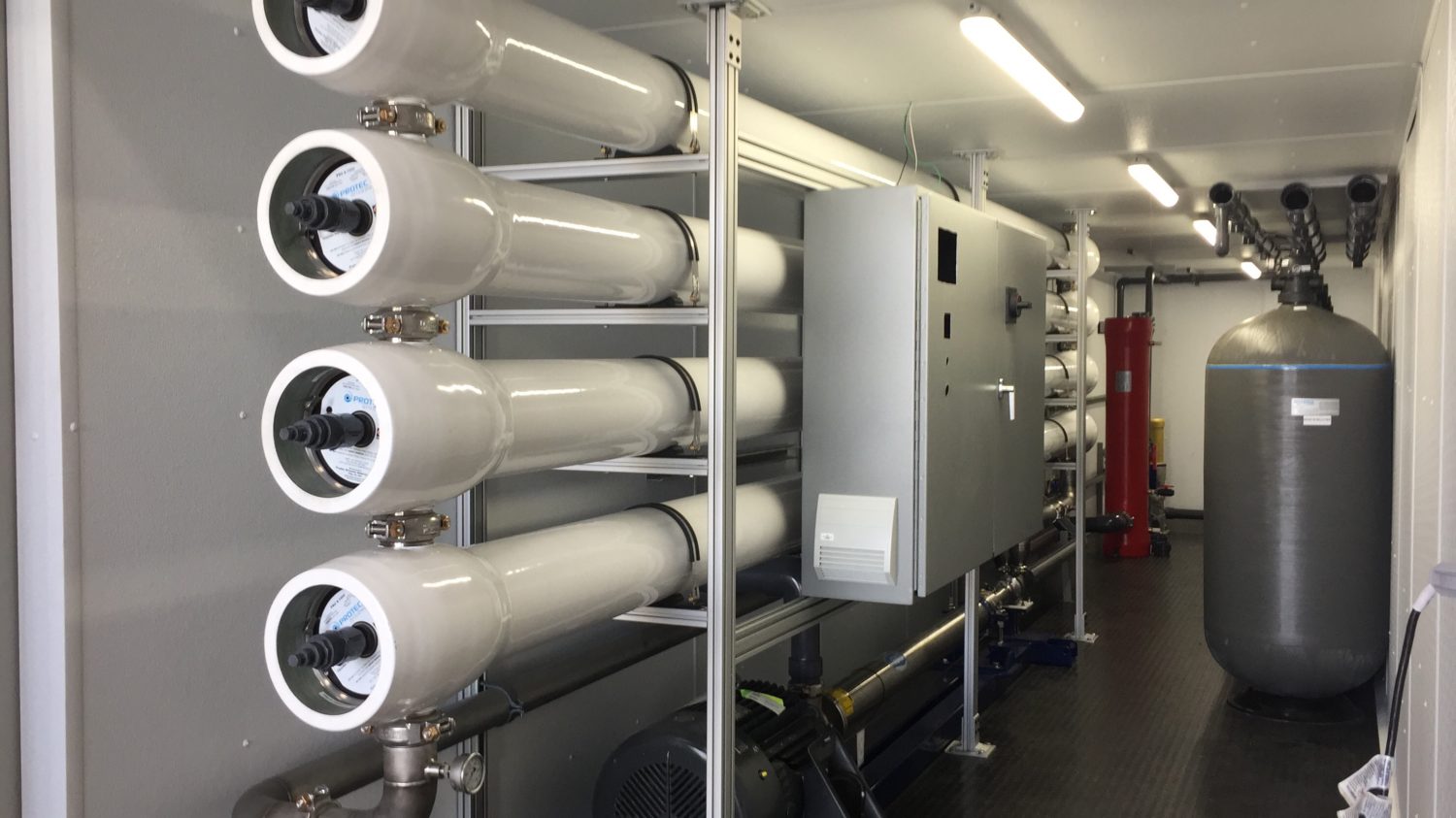 Desalination Solutions Using RO Technology | ADVANCEES